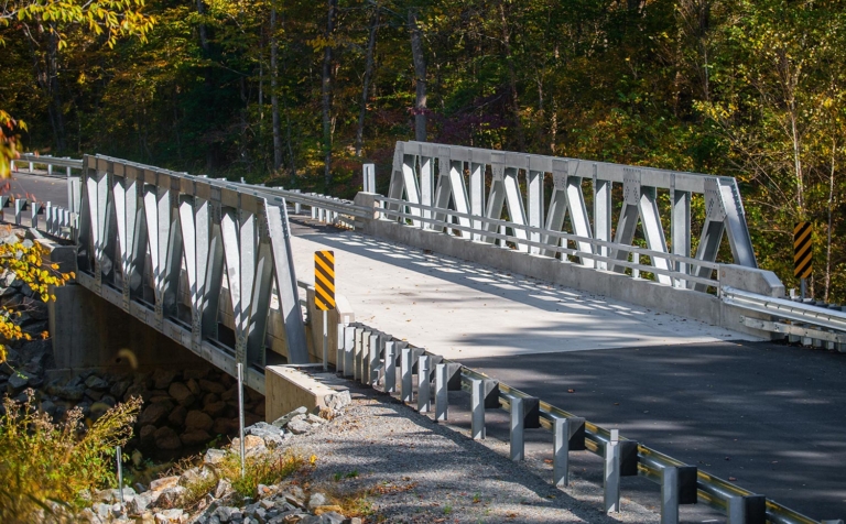 Types of Bridge Railing - Guide to Bridge Railing - U.S. Bridge